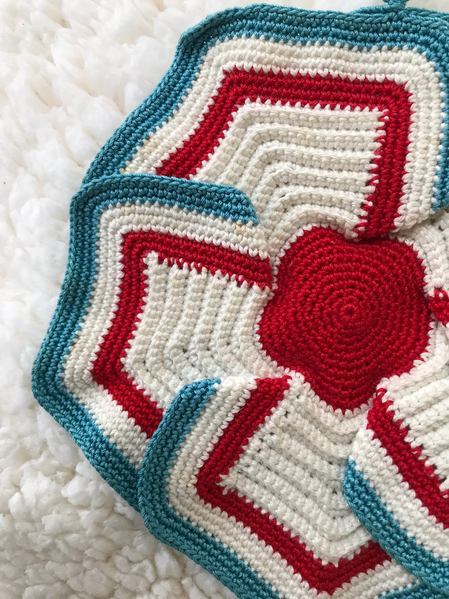 Crochet Pattern Five Petal Pinwheel Potholder – Maggie's Crochet